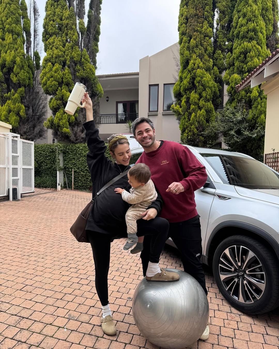 Lights, camera, baby! Simoné Pretorius welcomes her third child with ...