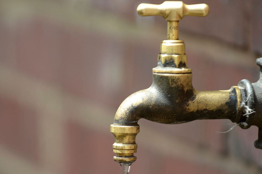 'Fix our water first': Ladysmith residents battle uThukela municipality ...