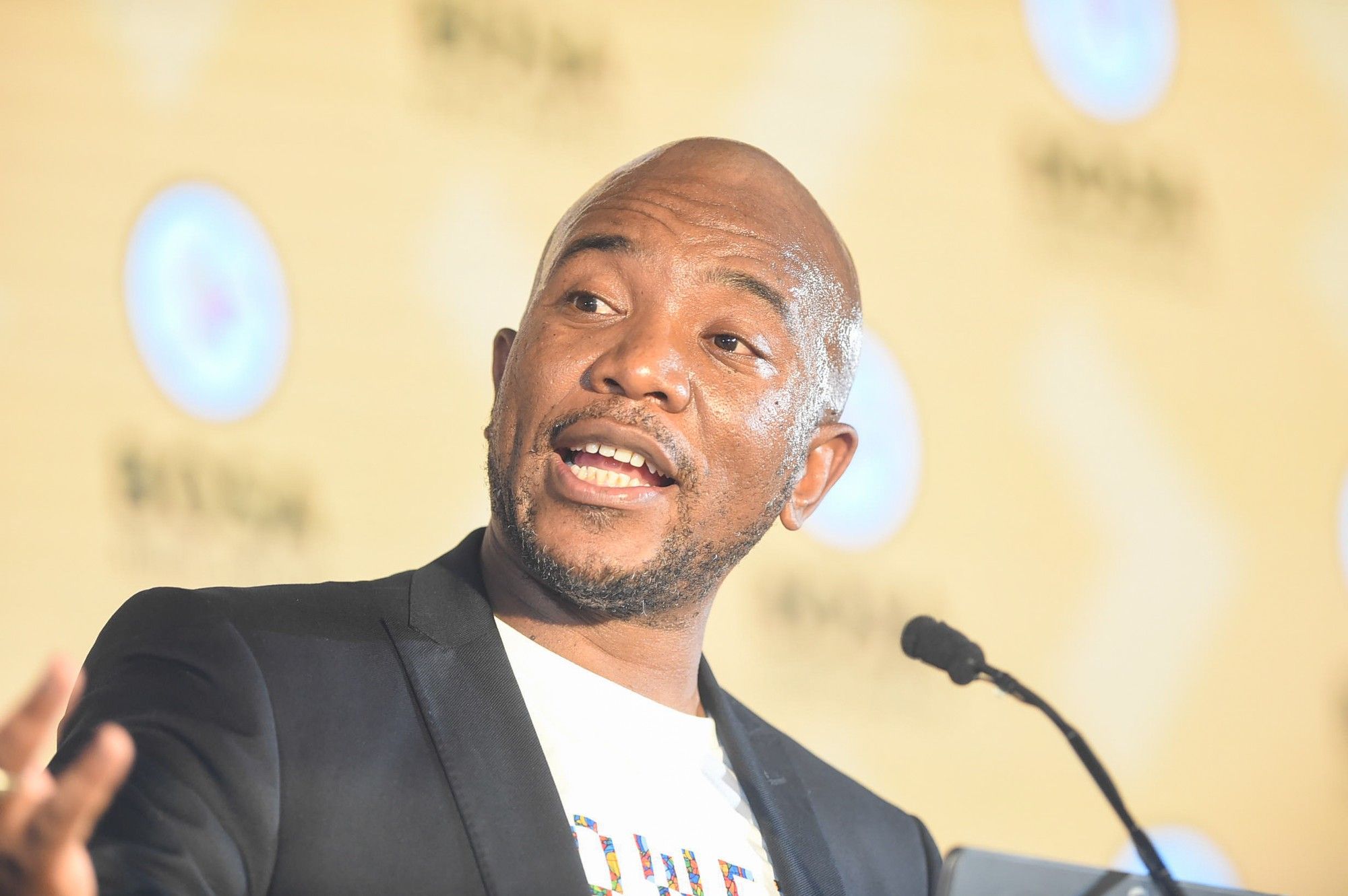 Maimane changes tune, now in GNU talks with ANC