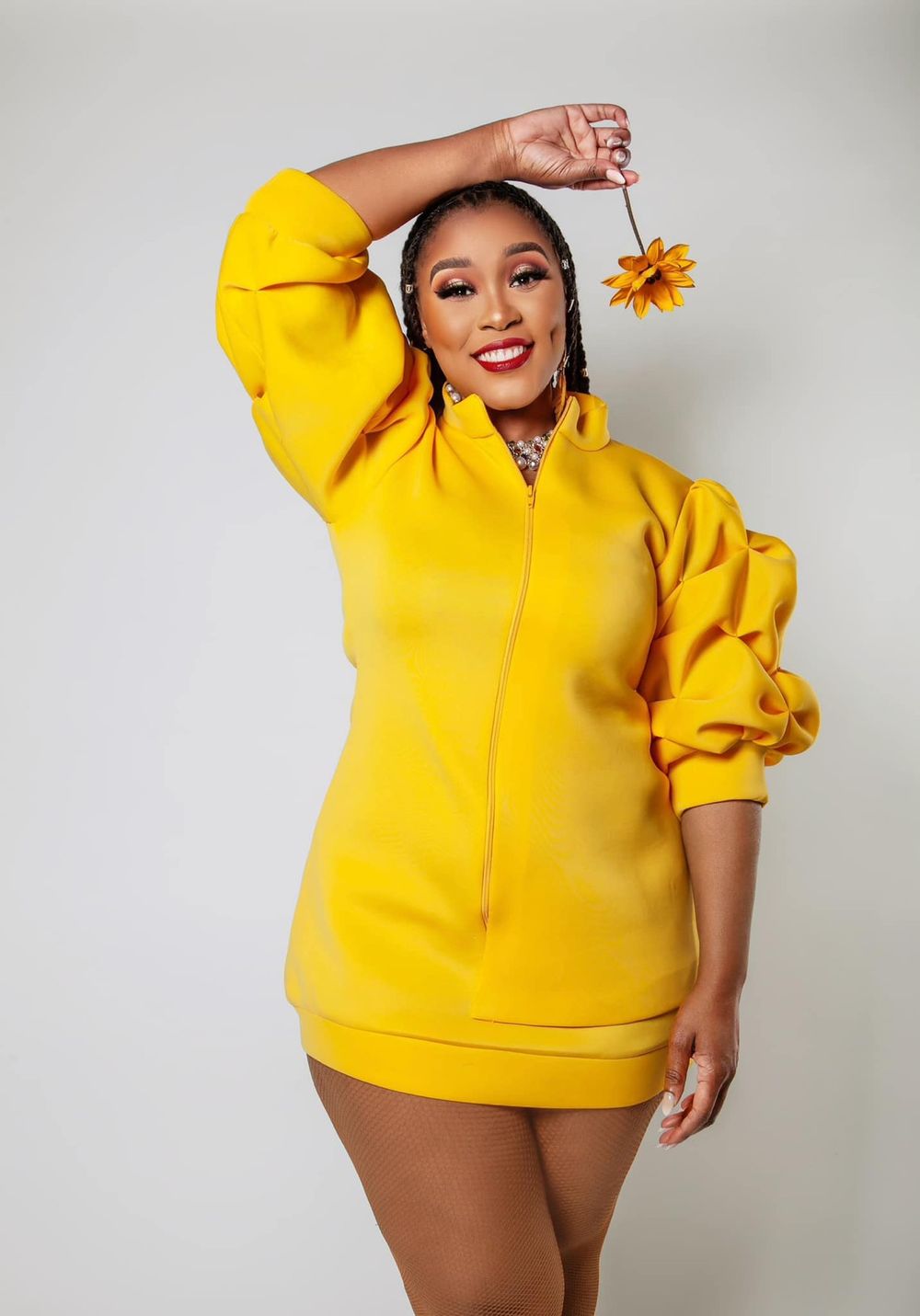 ULady Zamar othandweni oluvutha amalangabi