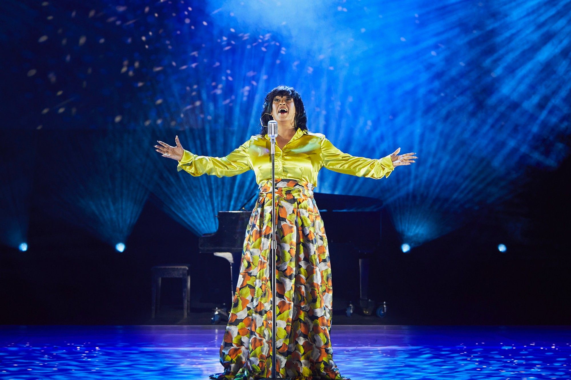 Barbershop singer: Vicky Sampson joins milestone Joe Barber show