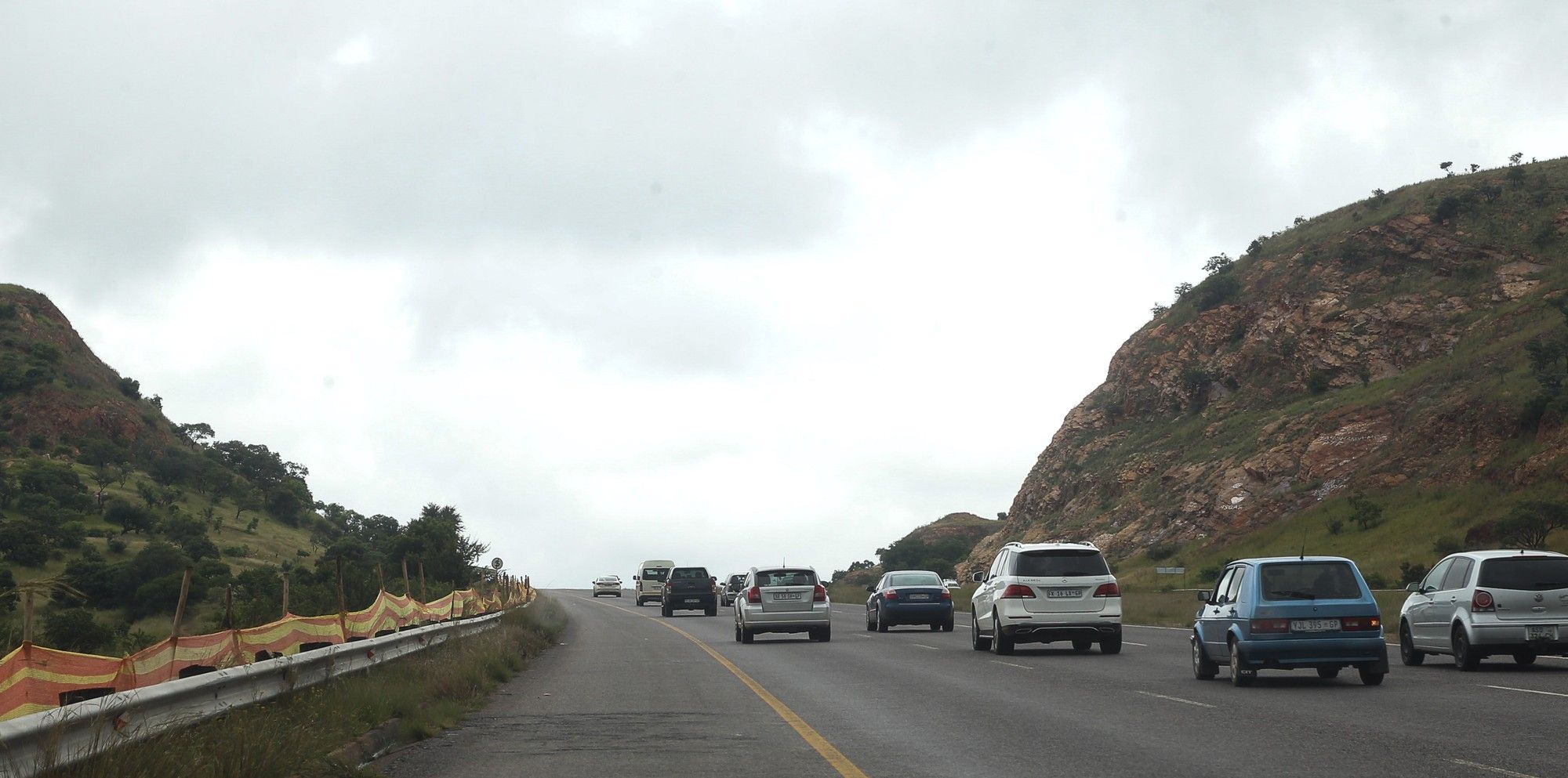 Don’t let your guard down on R80 around Theo Martins Poort mountains ...
