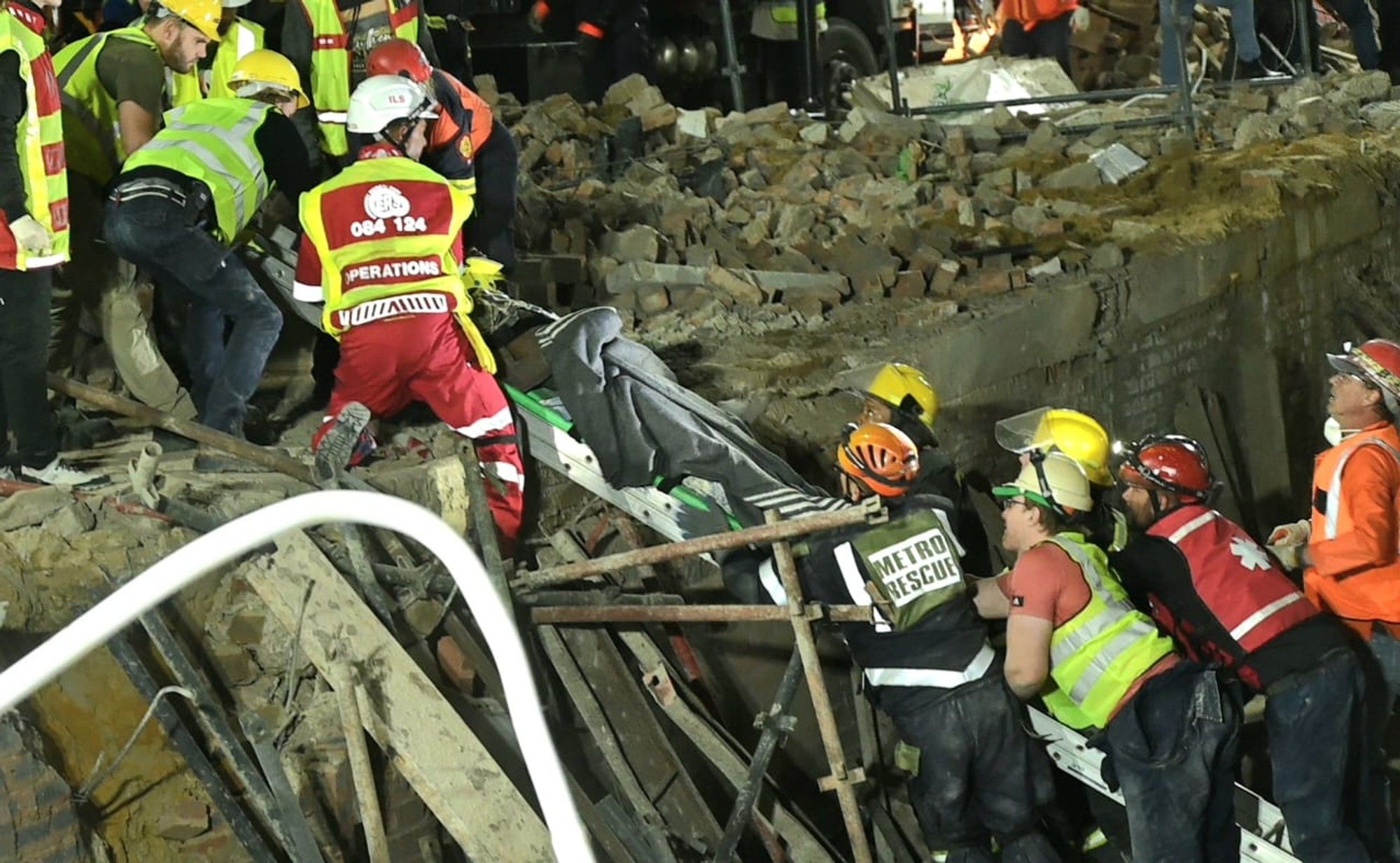 George building collapse rescue goes into 40th hour with 36 people ...
