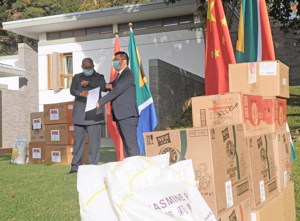 Chinese consulate donates masks to Parliament