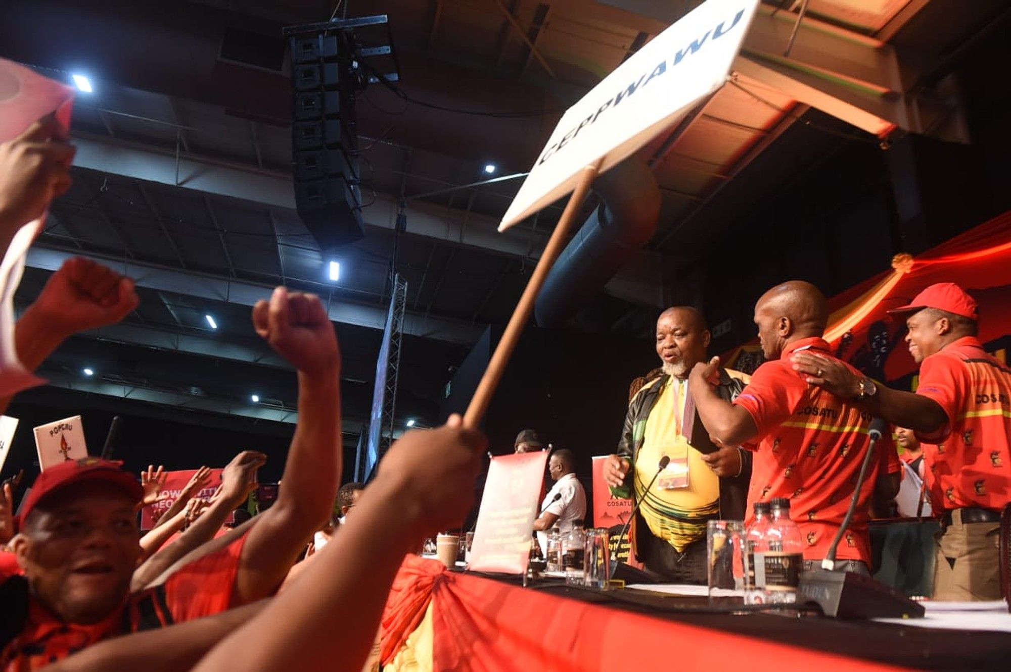 Angry members boo Gwede Mantashe off stage at Cosatu national elective ...