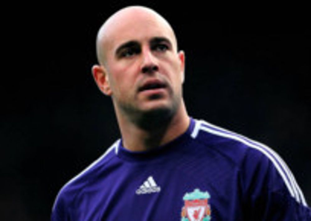 Reina commits future to Liverpool