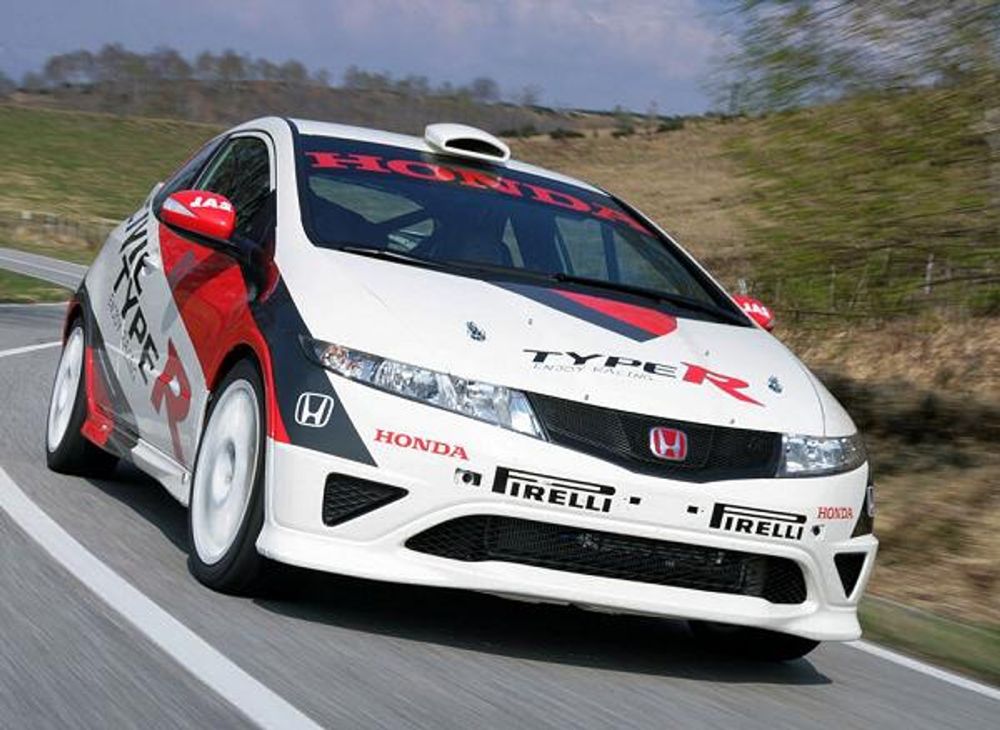 Gravel rally debut for Honda's hot Civic R3