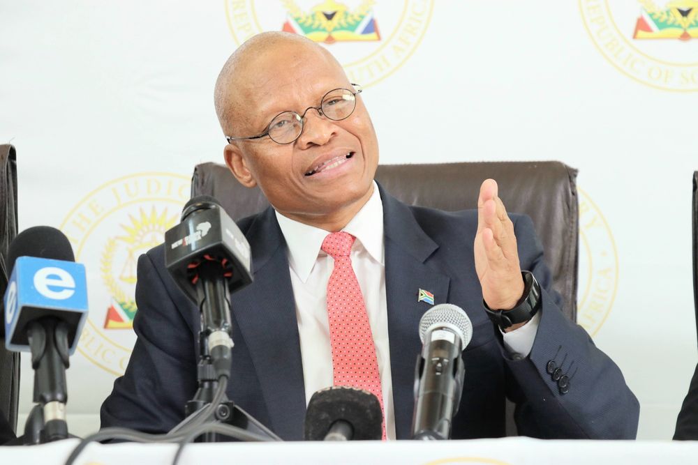 Coronavirus: Courts to remain open for now, says Mogoeng Mogoeng