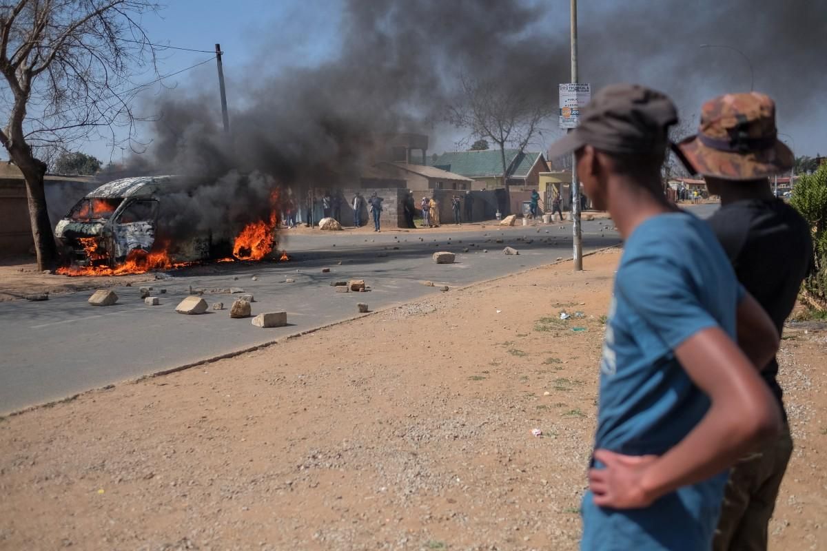 Politicians role in taxi feuds endangering safety and security