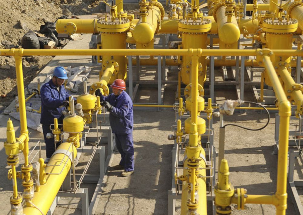 UK power, gas prices near highs