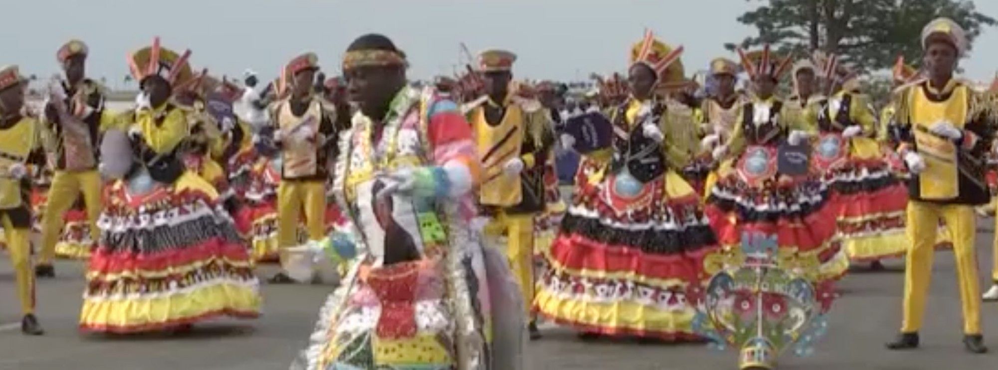 WATCH: Angolans flood the streets for Luanda Carnival's post-pandemic ...