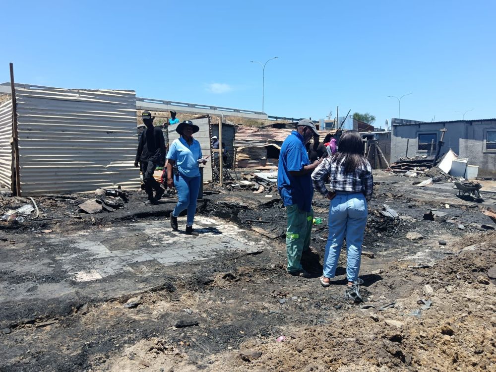 Community rallies after fire destroys 20 homes in Dunoon