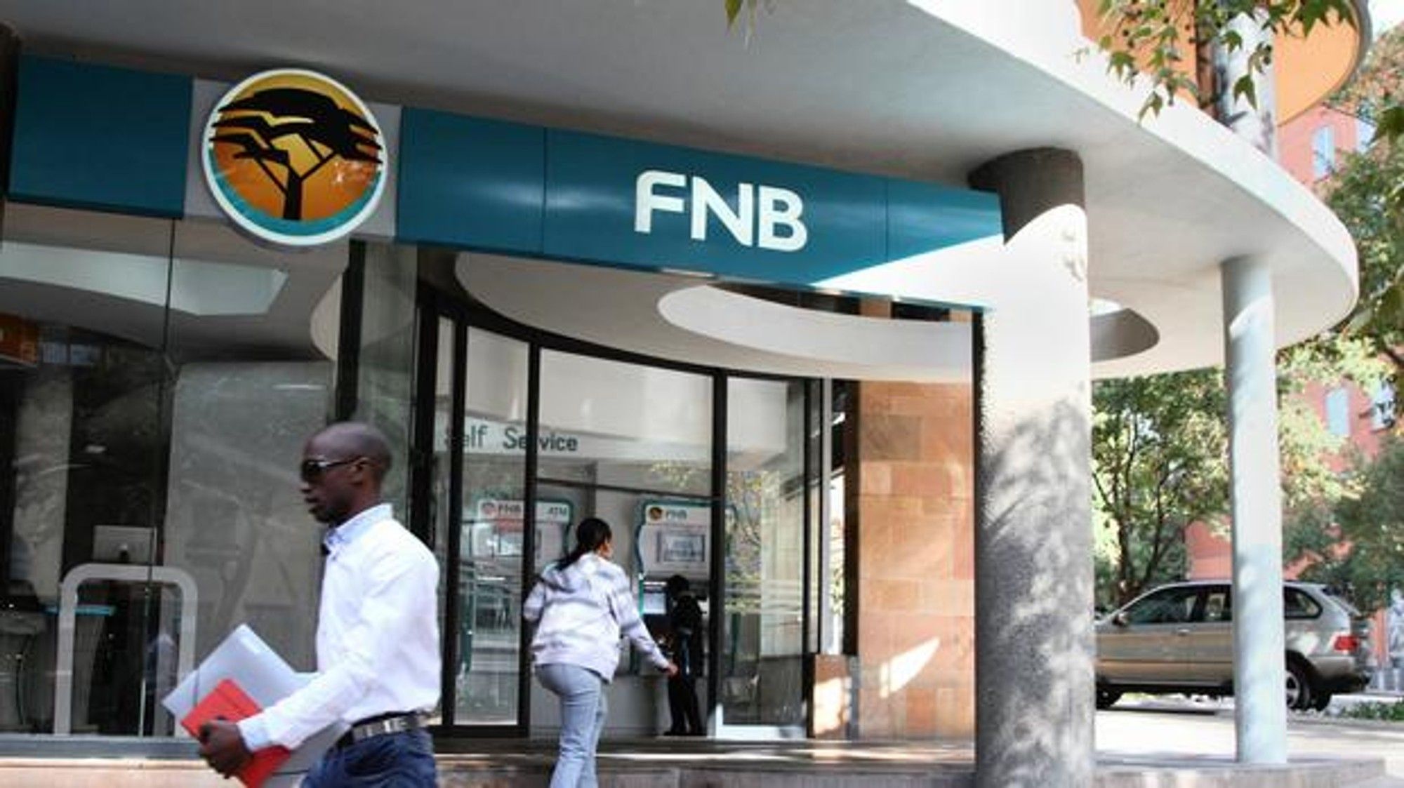 FNB tap-and-go pay support now available for Fitbit and Garmin