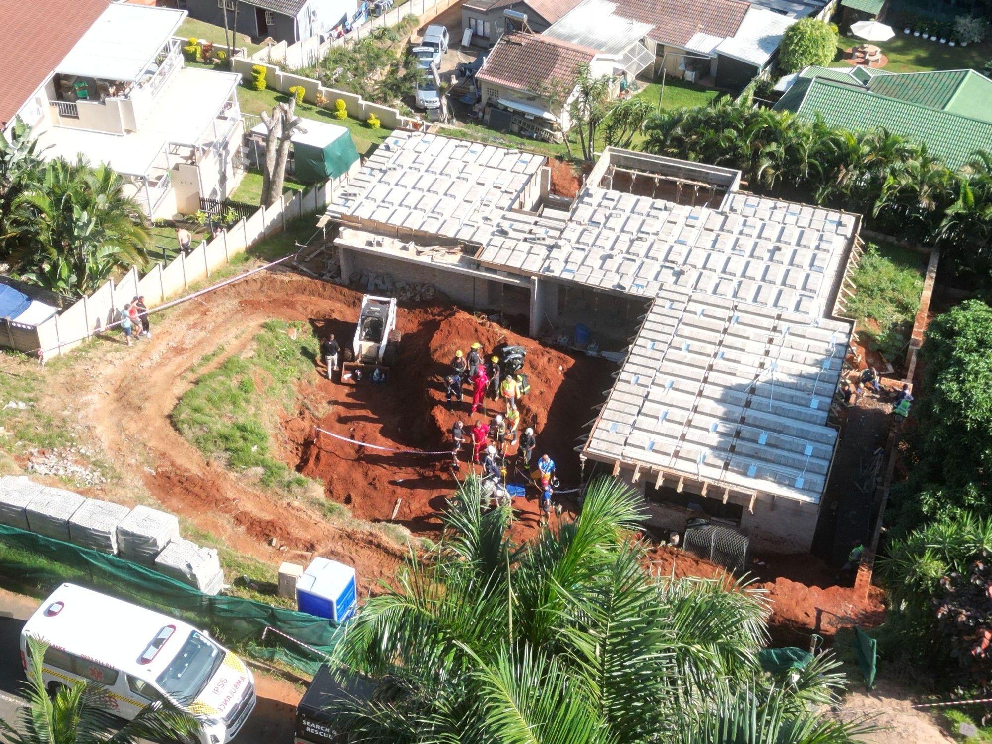 Three construction workers dead, two buried under the soil after ...