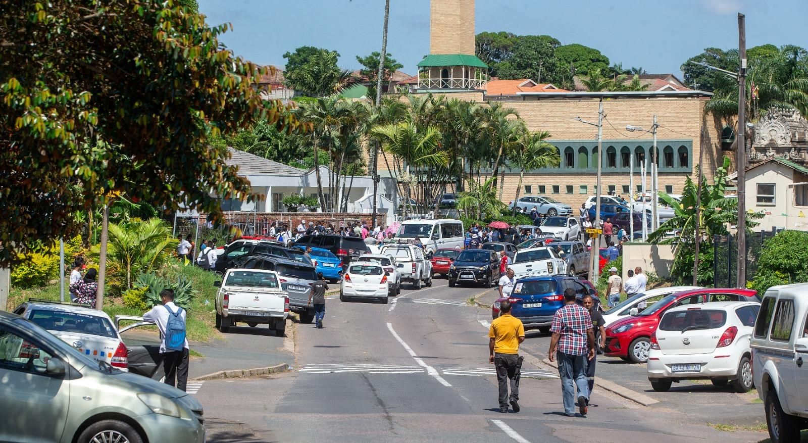 Three teenagers hospitalised after fight at Durban' s Centenary ...