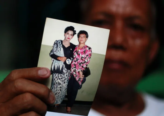 Revealed: Obama's gay transgender nanny