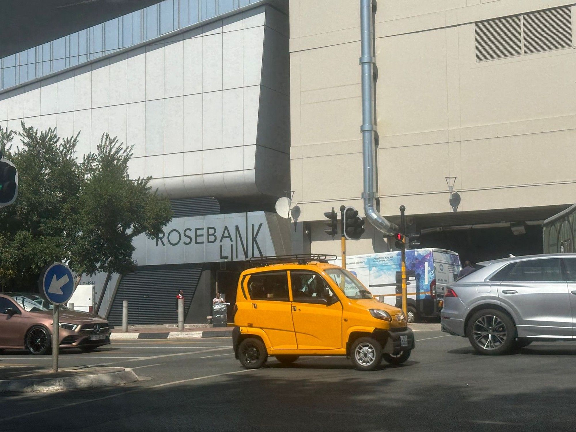 Bolt offering its Bolt Lite drivers added incentive with branding ...