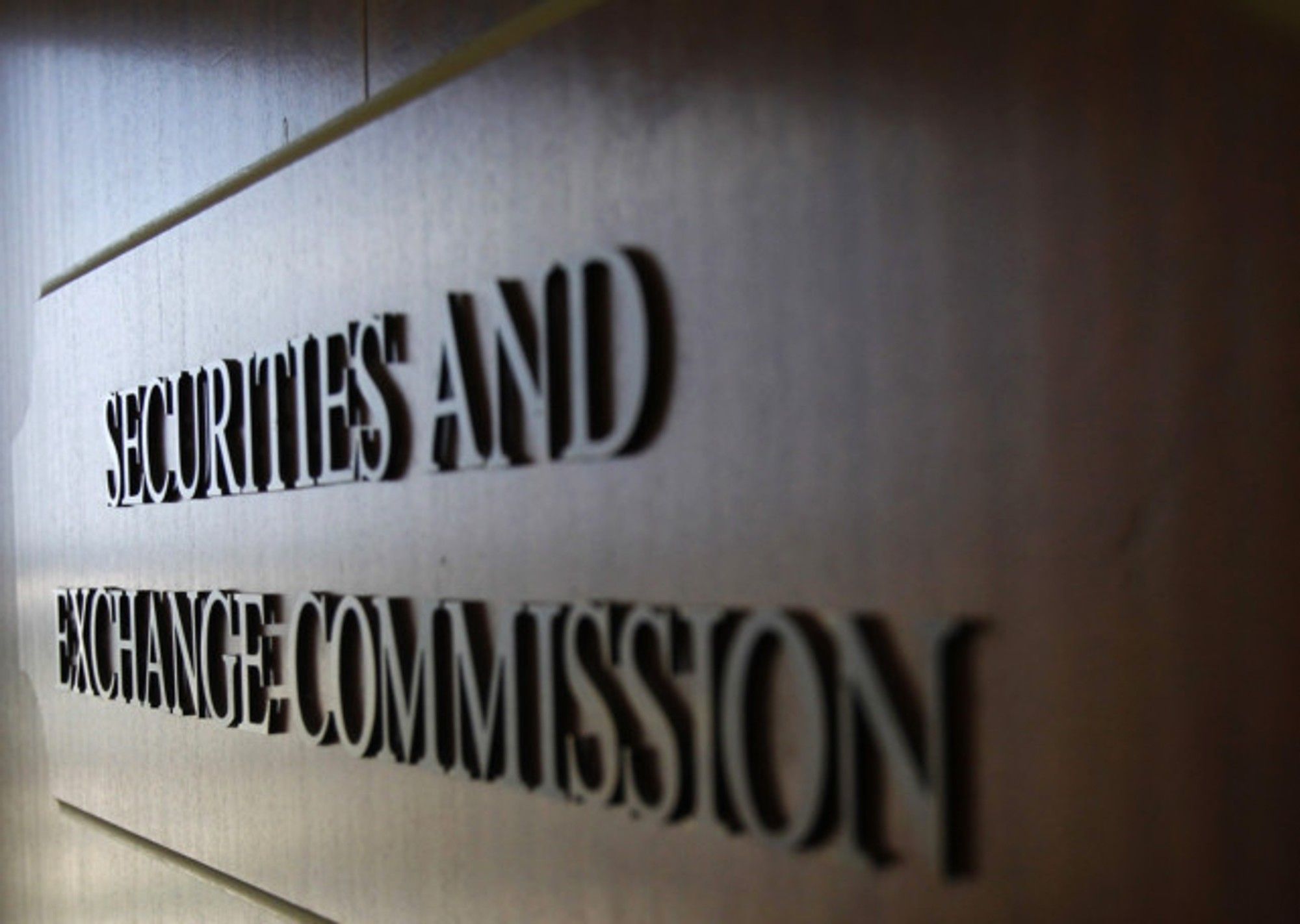 SEC probes to identify sources in Reuters stories