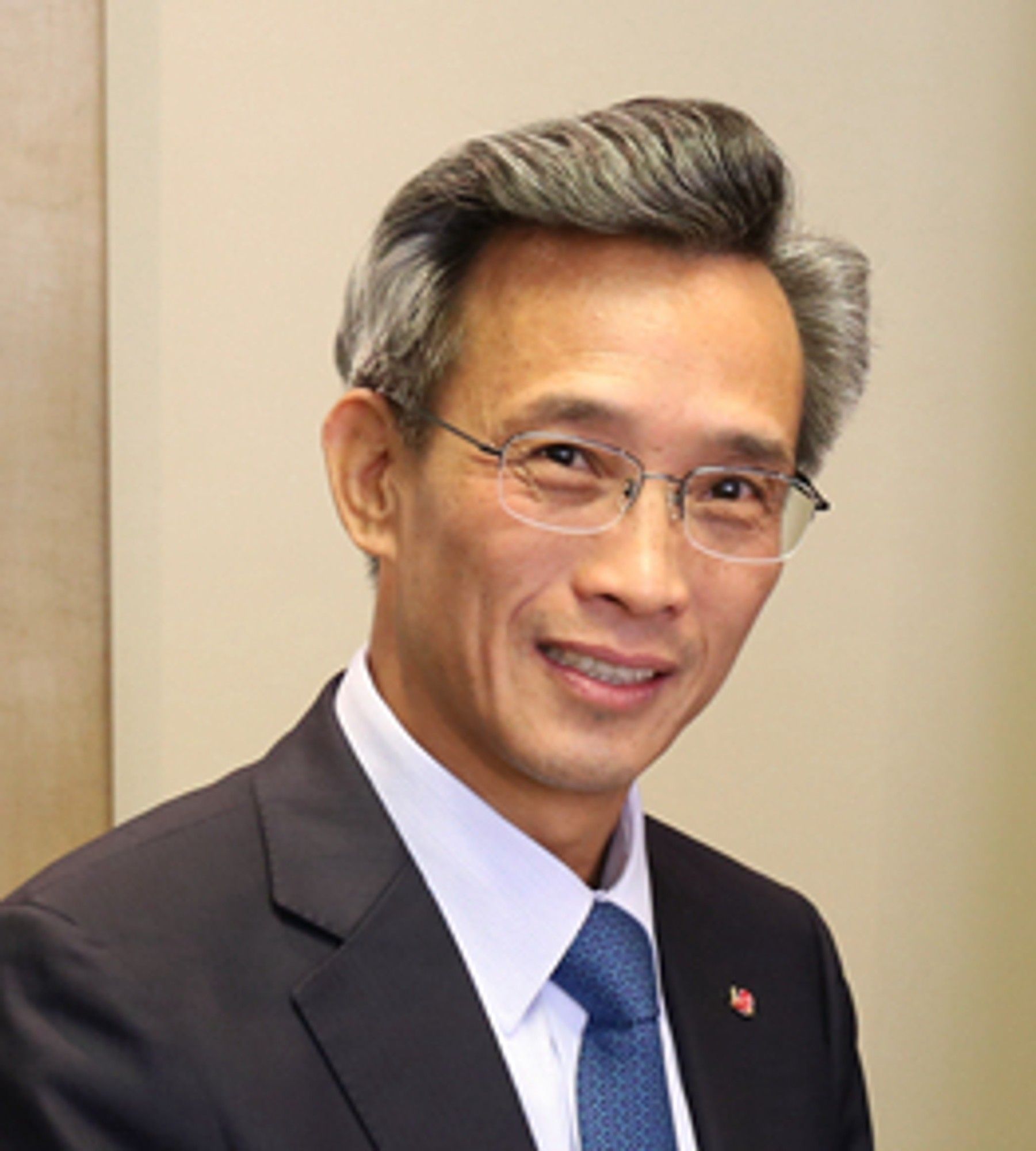 China backs SA plans to become locomotive base for African modernization