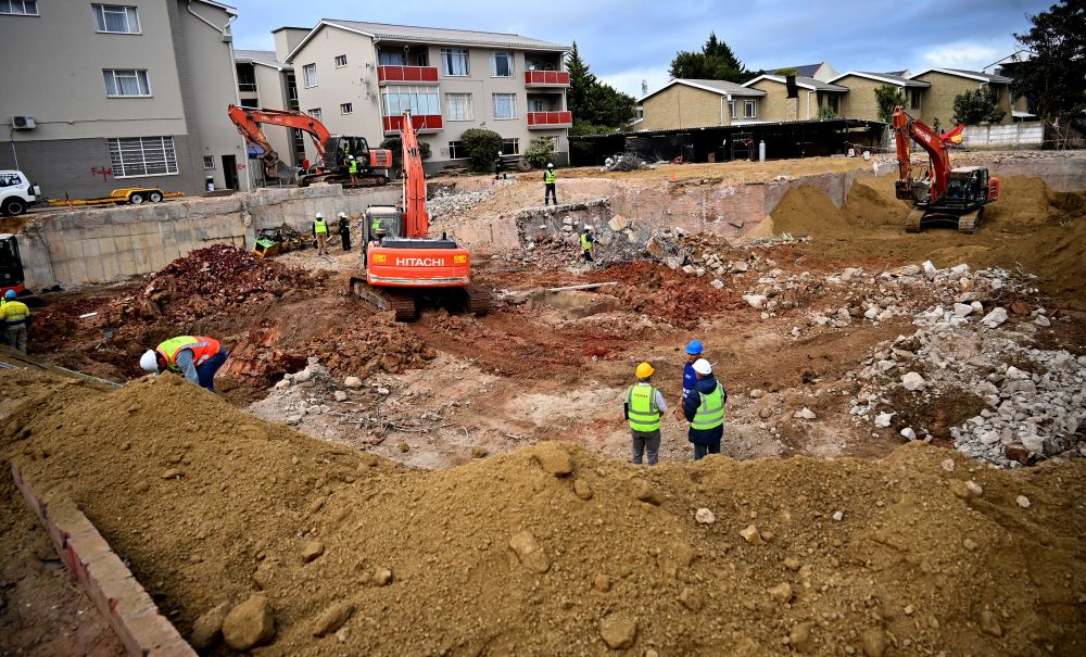 Structural engineers provide George building collapse update to Winde