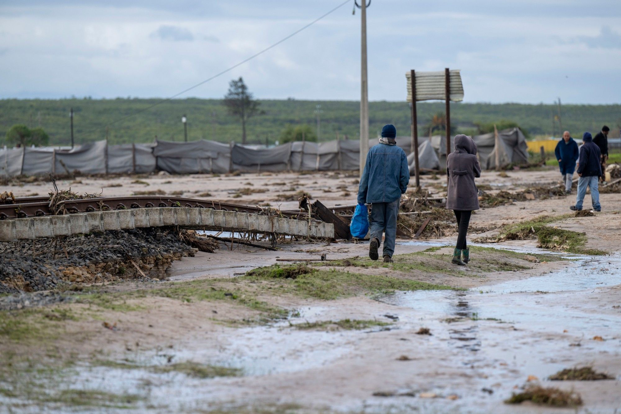 Dam collapse: flood victims in the dark about rebuilding process