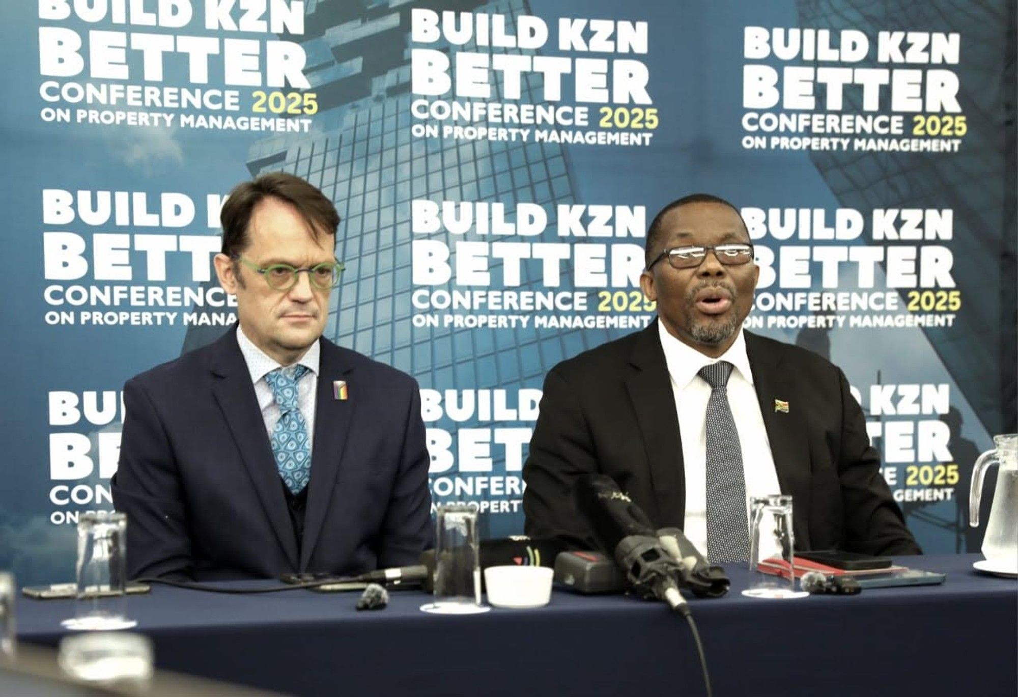 Inhlanzi izoshelwa ngamanzi umasipala uchitha inqwaba yamabhilidi