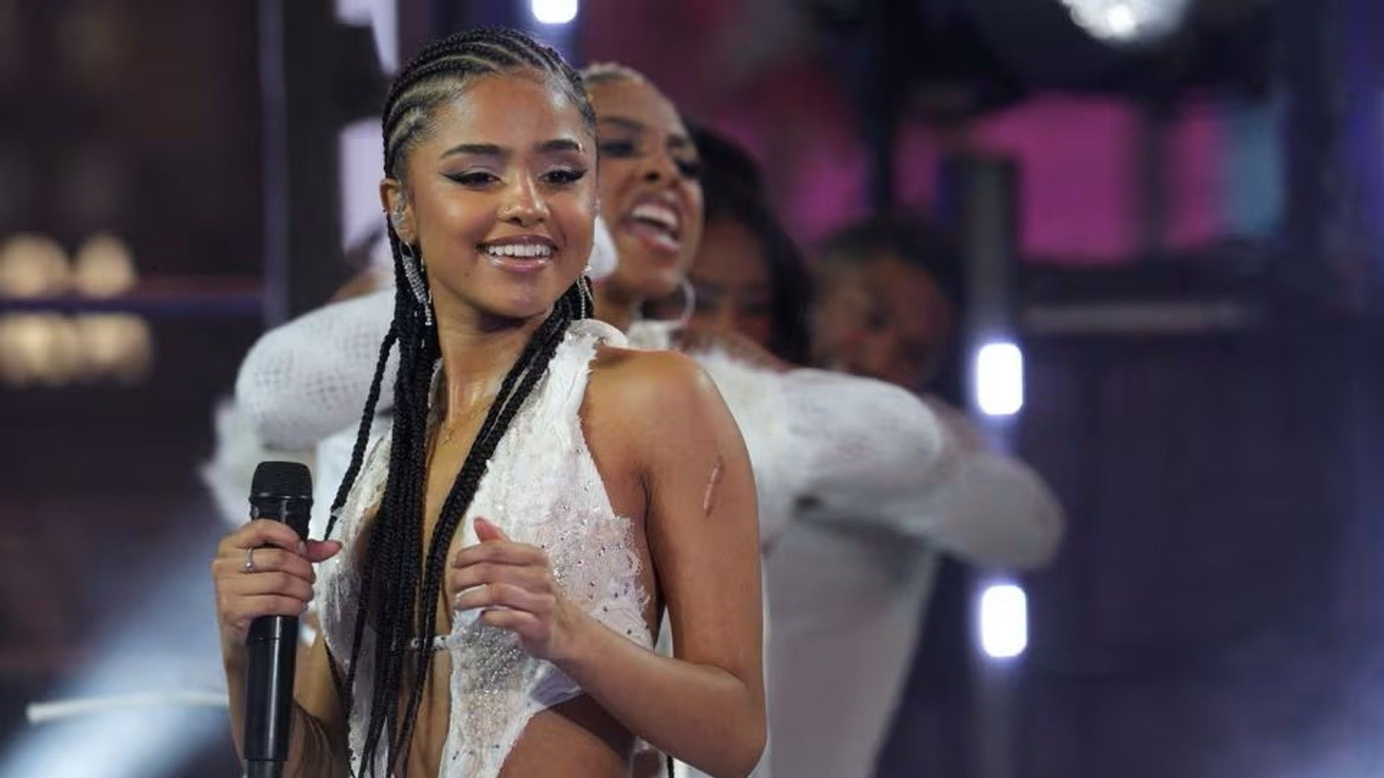 WATCH: Tyla shares her eyebrow tutorial and you won’t believe what she ...