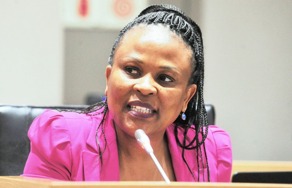 Knives still out for Busisiwe Mkhwebane
