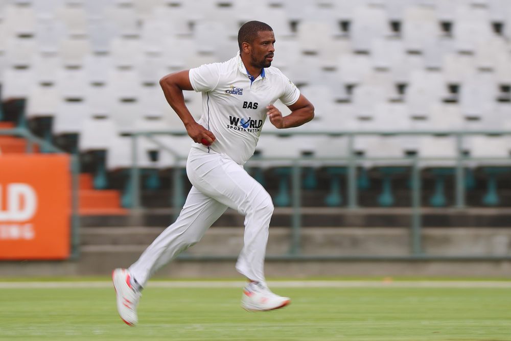Vernon Philander brings up his 50 in rescue act with Malan for Cape Cobras