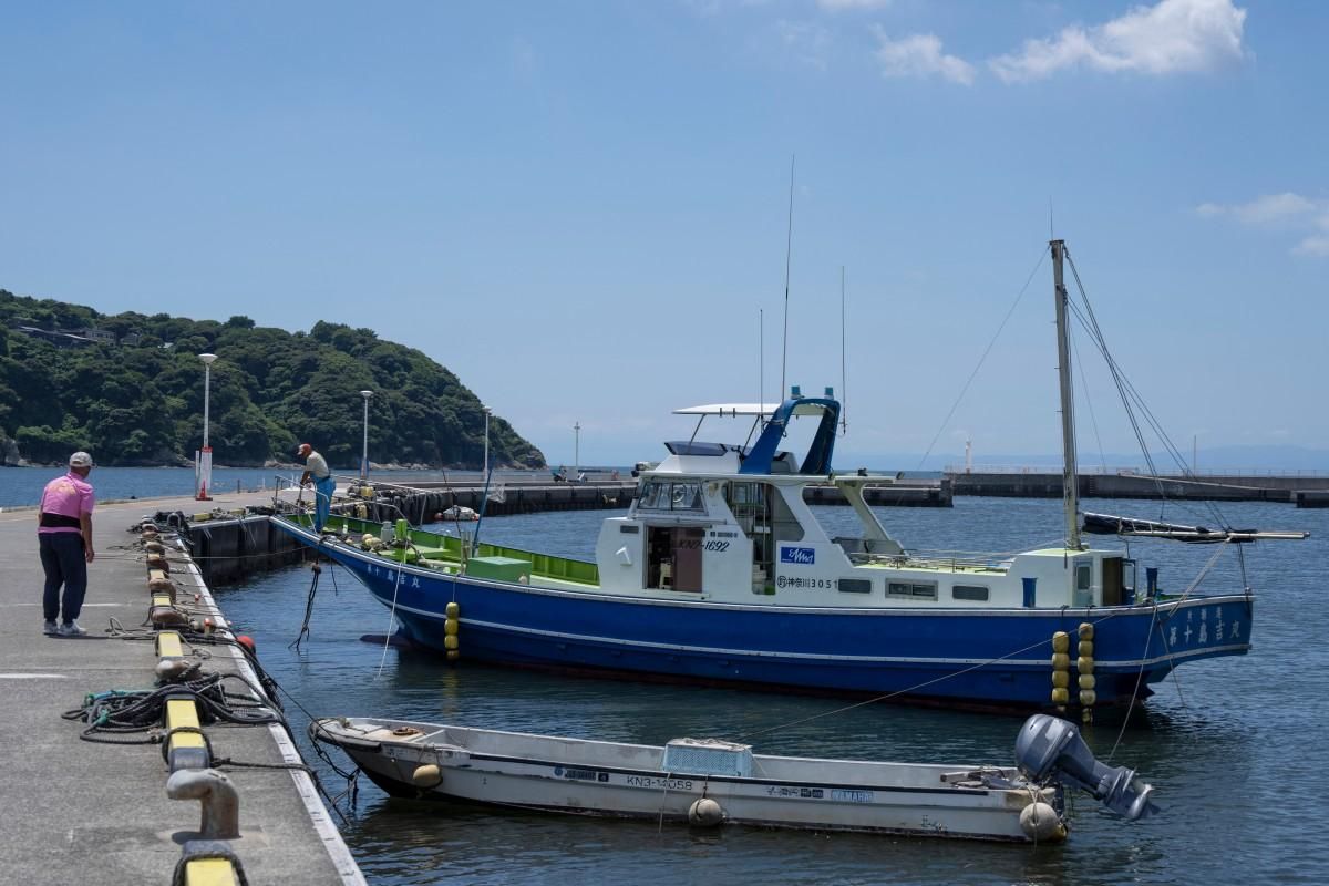 Huge quake off Russia sparks Pacific tsunami warnings