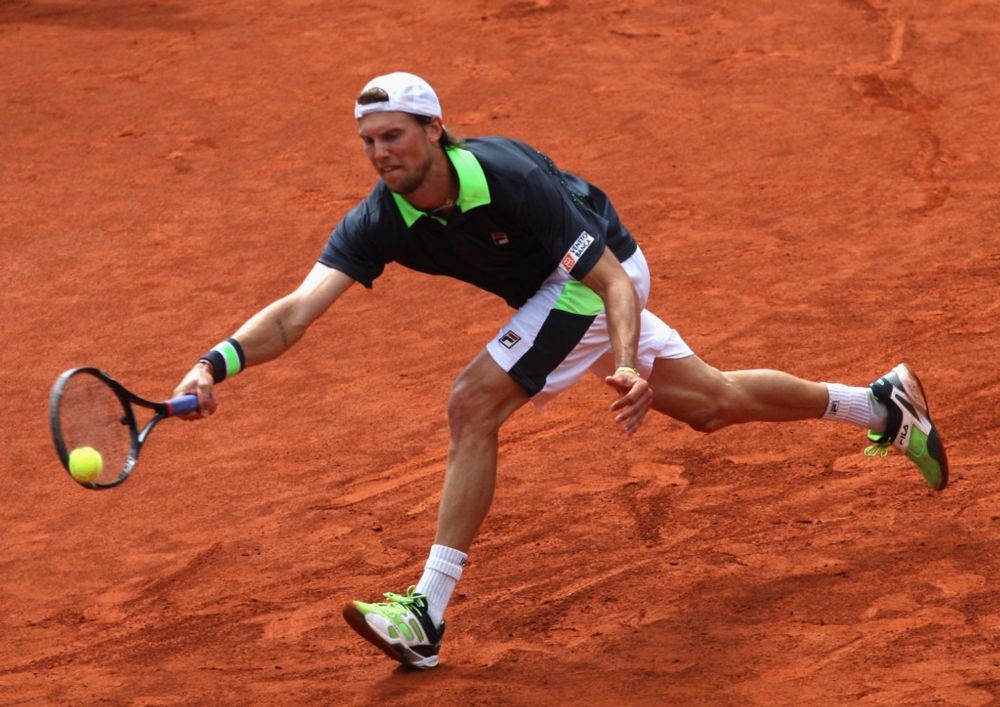 Haas reaches Munich semis