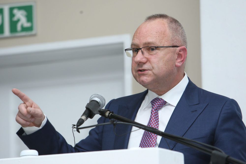 Mark Cutifani to step down at Anglo American, Duncan Wanblad chosen to ...