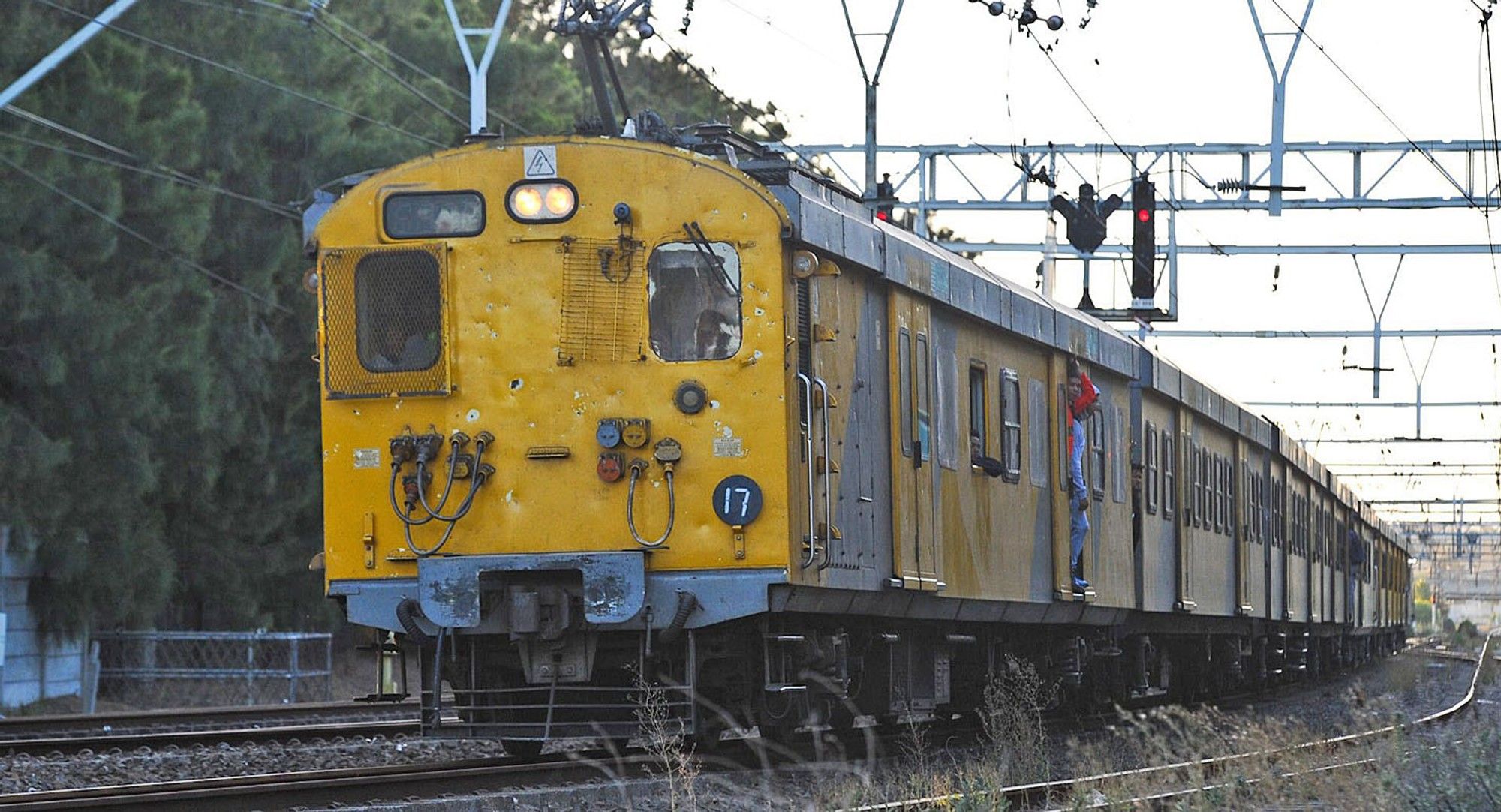 Rough sea conditions impact rail operations in Gqeberha