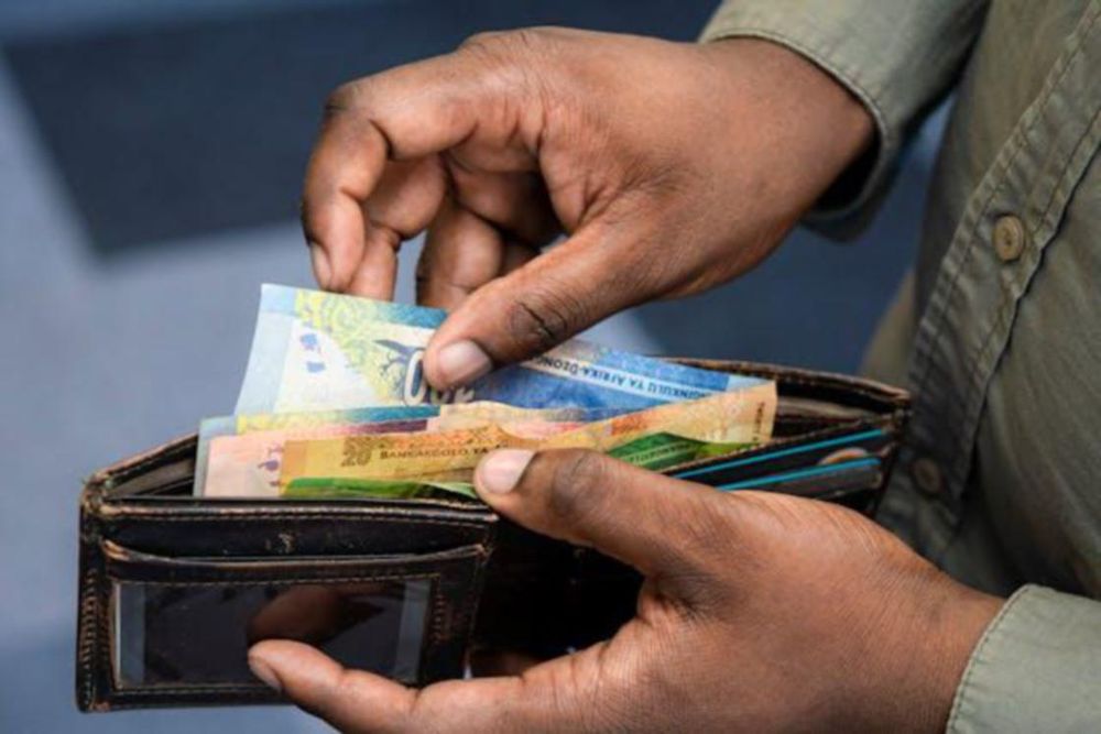 Law Enforcement officers caught demanding R3 000 bribe in SAPS sting ...