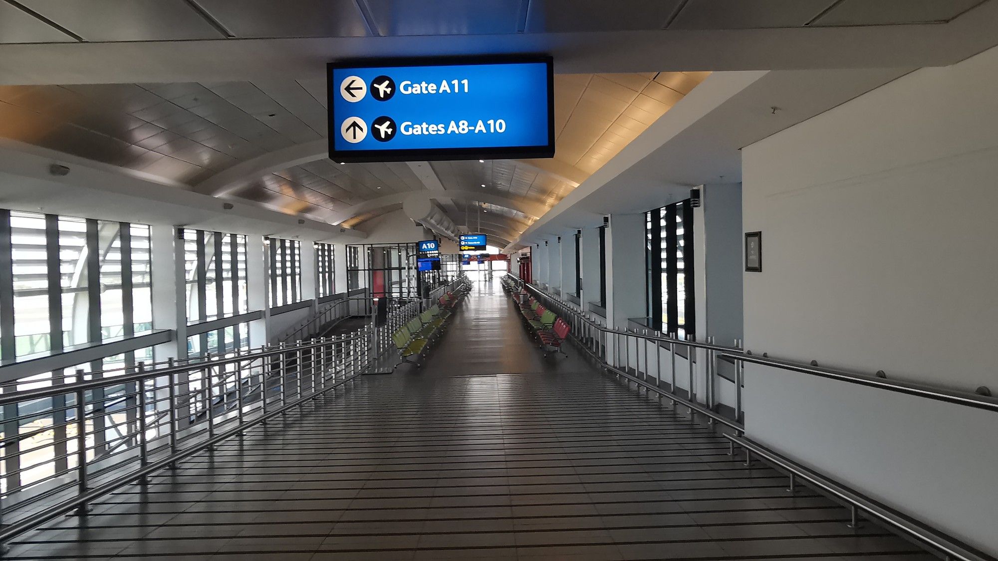 Taking a flight in SA? This video helps you navigate the airport during ...