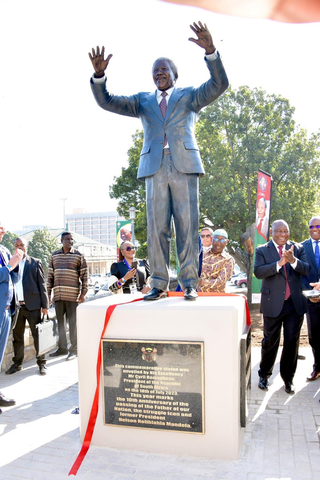 Two new Mandela statues unveiled in the Eastern Cape leave bitter taste ...
