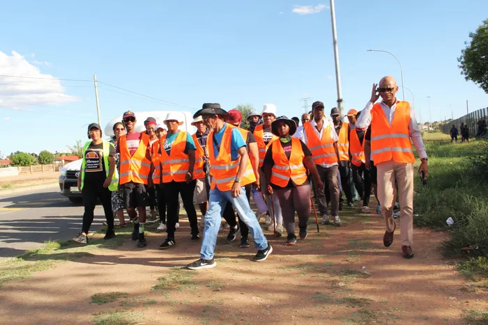 Fed-up Kimberley residents turn to community crime fighters amid SAPS ...