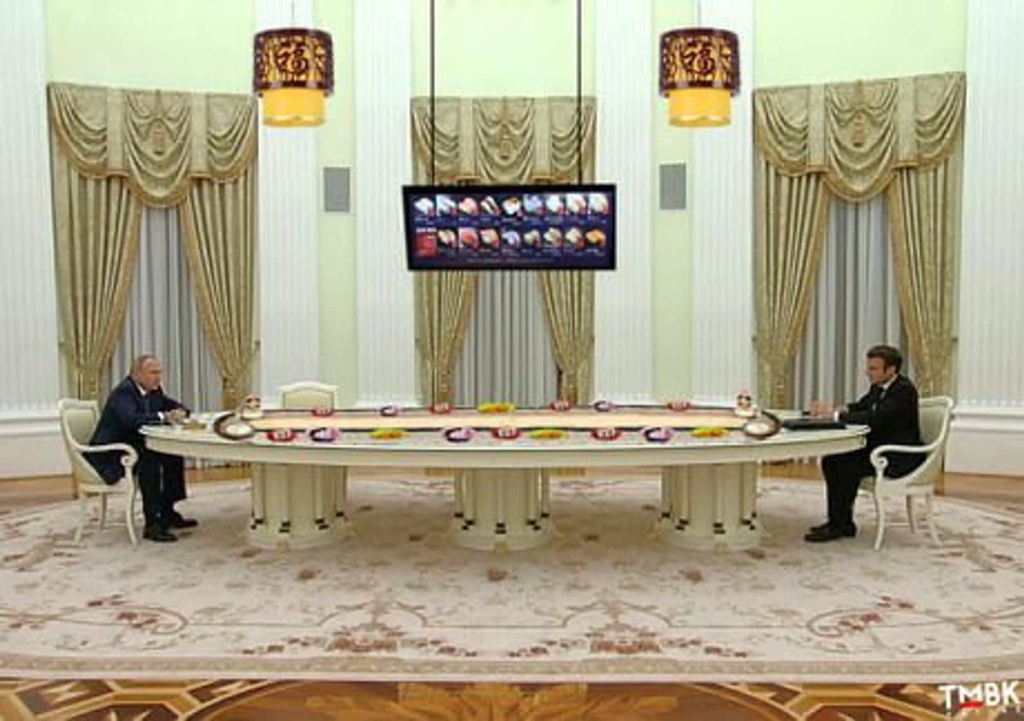 Why the long table, President Vladimir Putin? Mzansi’s hilarious ...