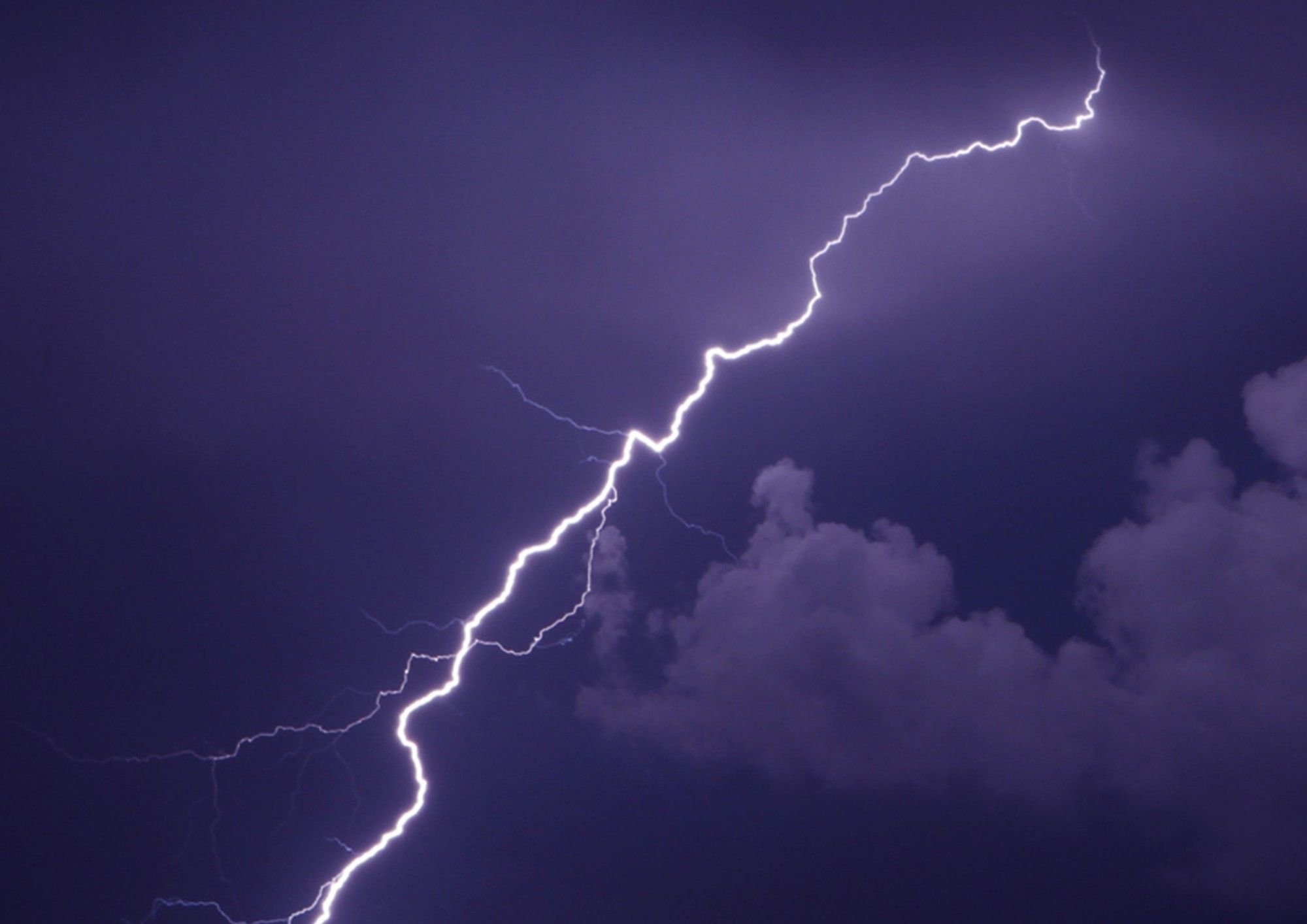 Lightning strike leaves 1 dead, 3 critically injured as KZN Midlands ...