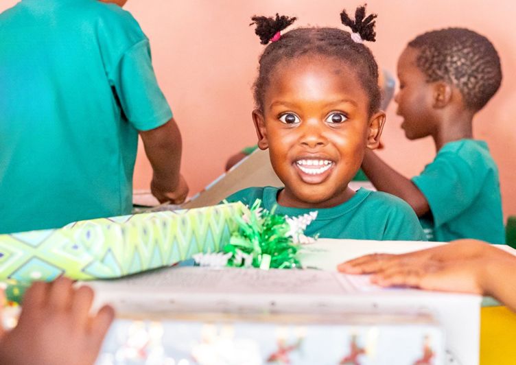 How the Santa Shoebox Project is reviving the Christmas clothes ...
