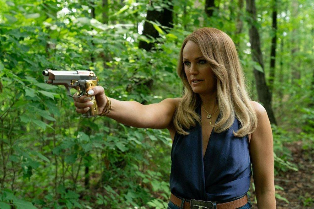 'The Hunting Wives' is an addictive series filled with deception, small ...