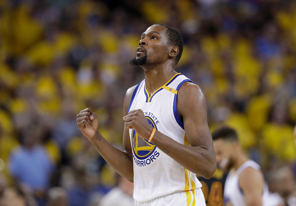 Durant signs two-year deal with Warriors