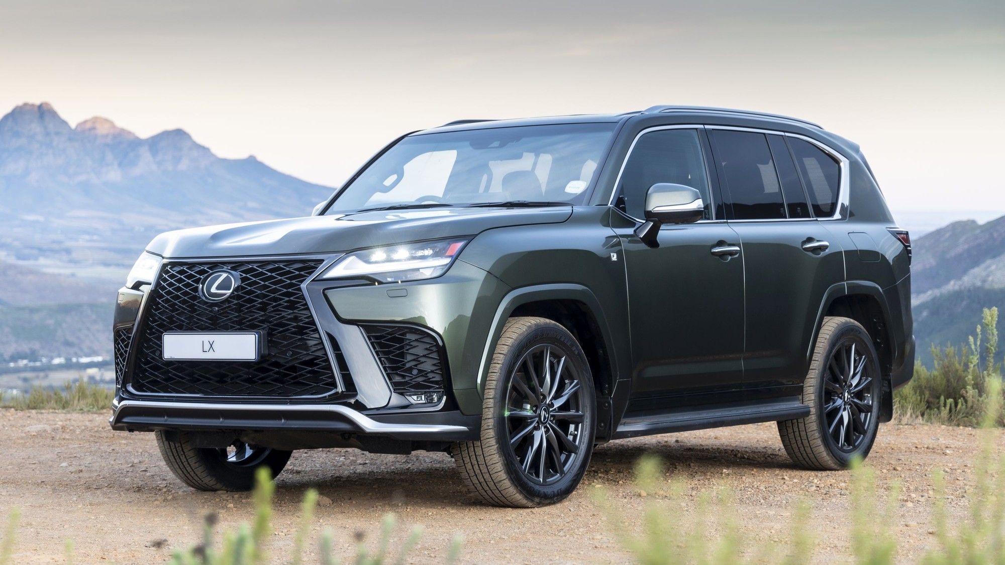 REVIEW: Large and in charge Lexus LX is big on presence, luxury and ...