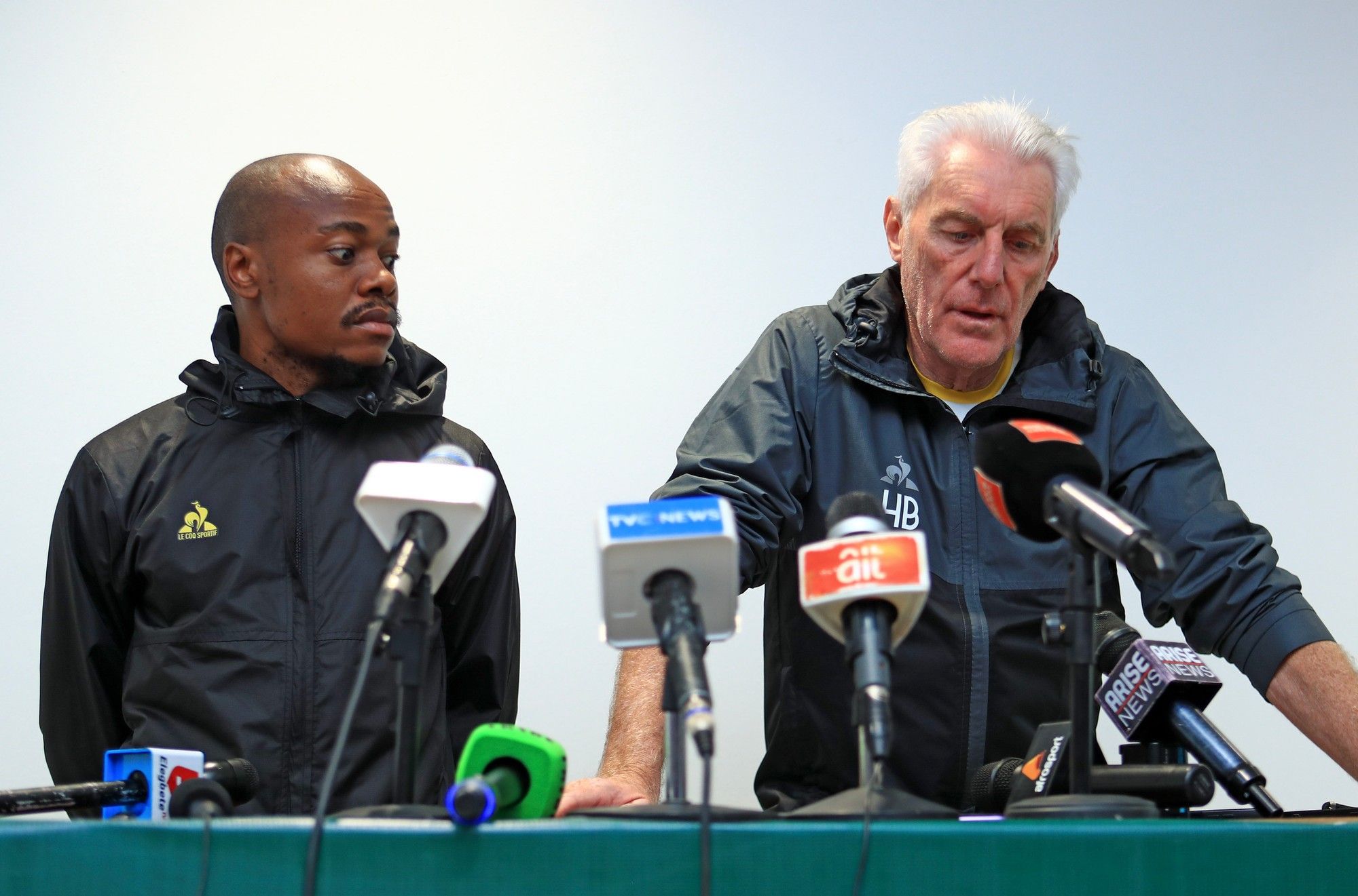 Tau’s hotline with Broos: ‘Please don’t call me’