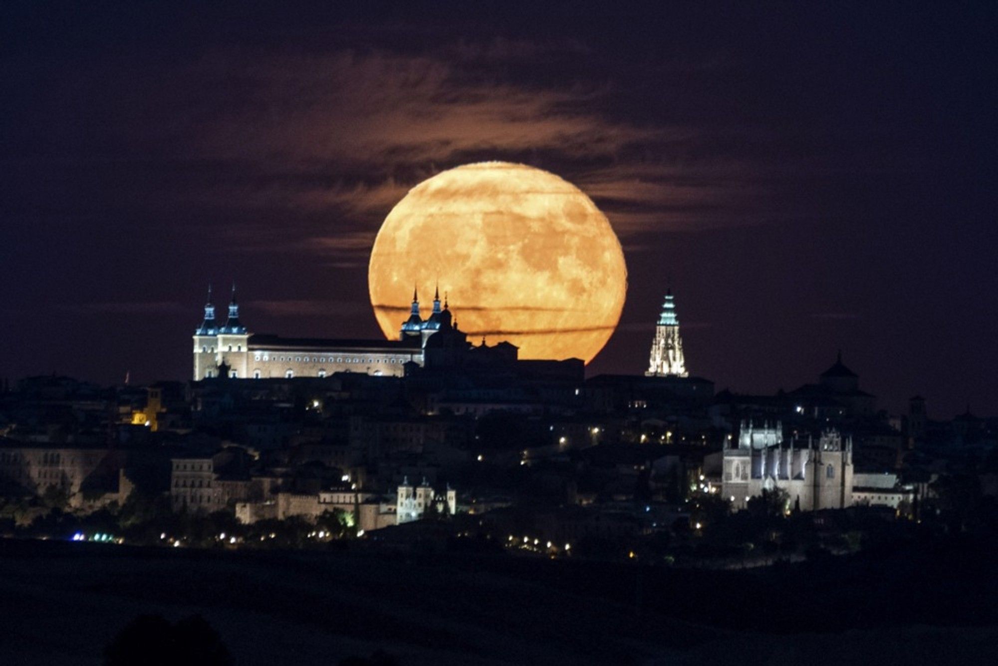 LOOK: The last ‘Super Blue Moon’ until 2037 showed off spectacularly