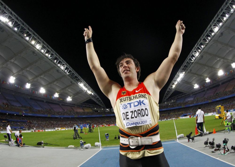 De Zordo wins javelin with first throw