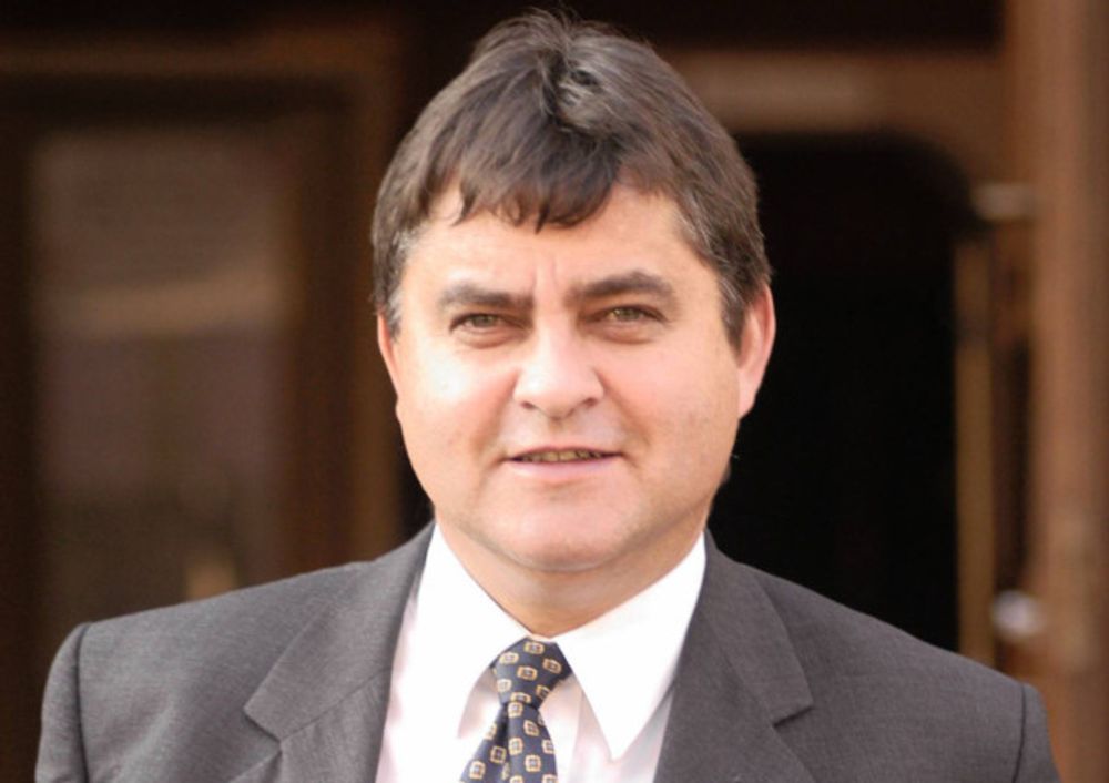Arms deal critic stymied by Catch-22 rules