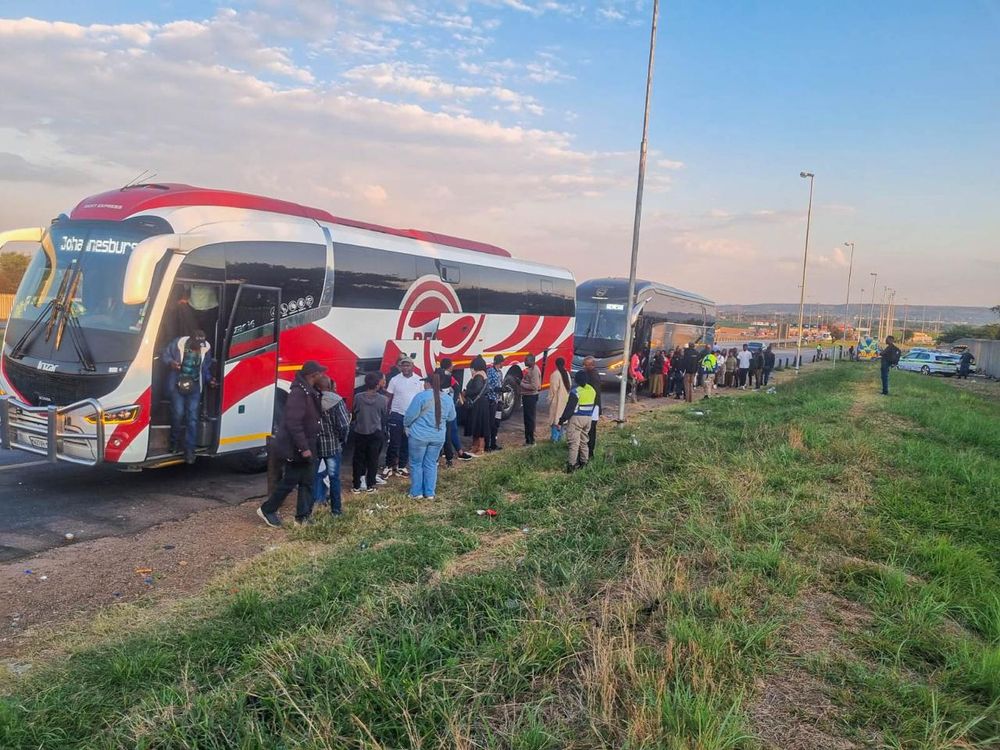 Authorities deport 50 undocumented foreign nationals in Limpopo border ...