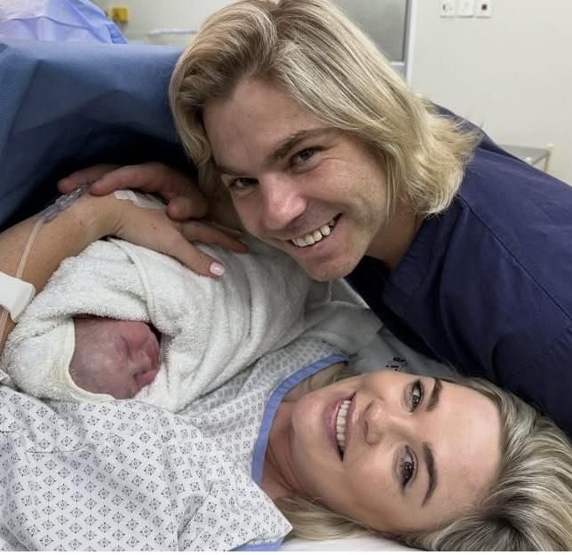 Springbok star Faf de Klerk and wife Miné welcome baby girl Yuke to ...