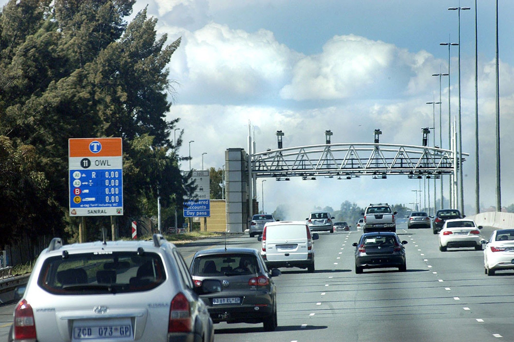 Gauteng Premier calls for patience amid ongoing e-toll billing issues